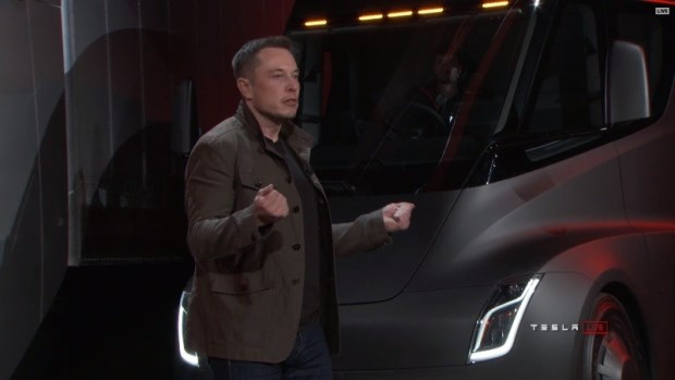 特斯拉盤後摔13%！SEC控馬斯克詐欺、擬禁止他當CEO-MoneyDJ 理財網-觀點新聞-商周財富網